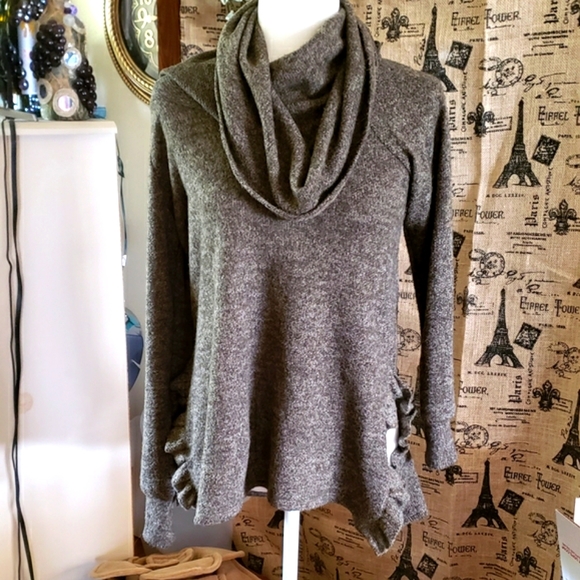 Cupio Blush | Sweaters | Cupio Blush Olive Sweater | Poshmark